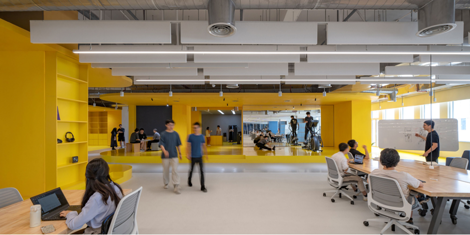 Red Bird Maker SpaceMega Classroom - College of Future Technology